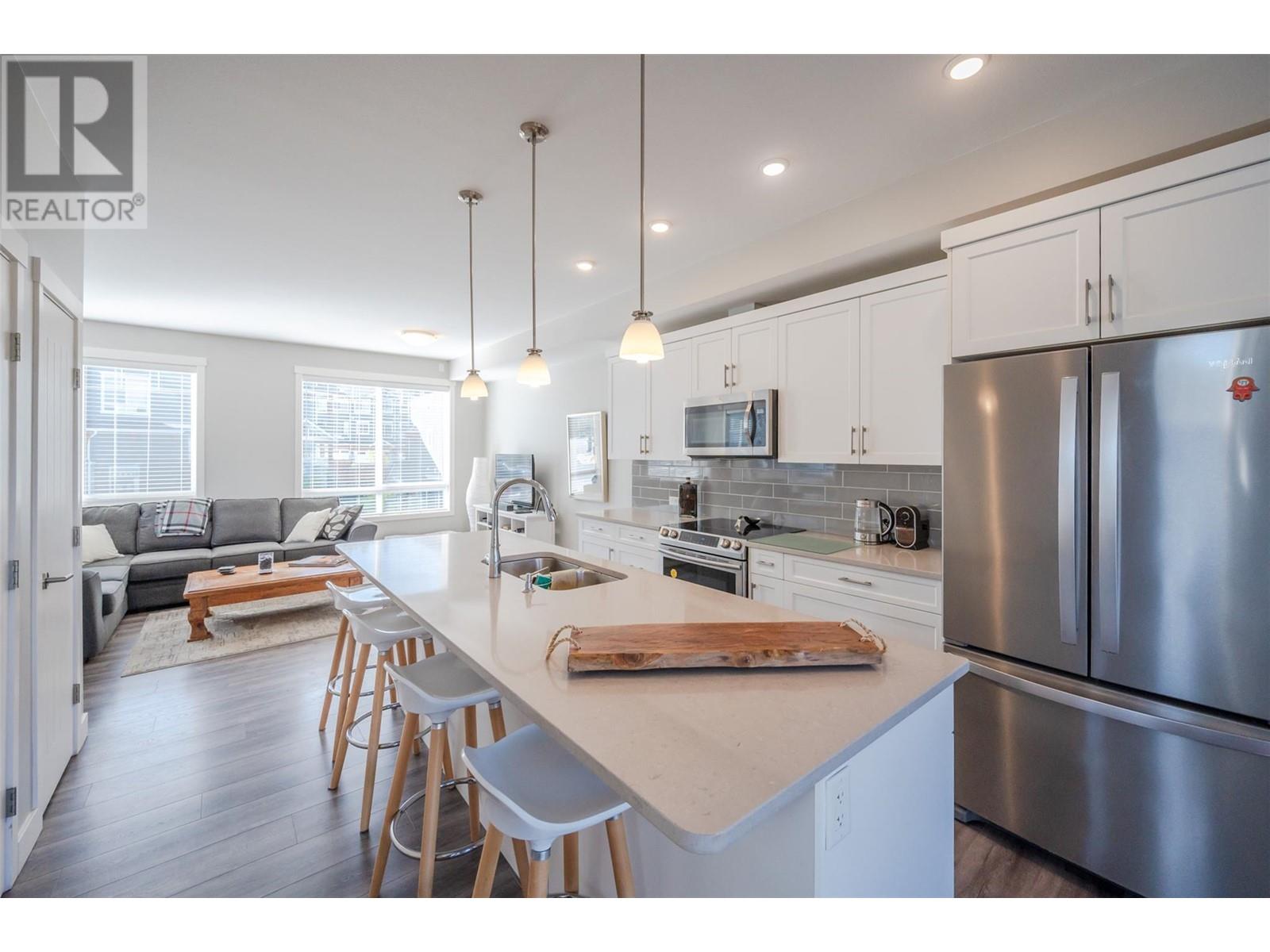 132 - 1115 HOLDEN Road, Penticton, British Columbia V2A0B7 For Sale ...