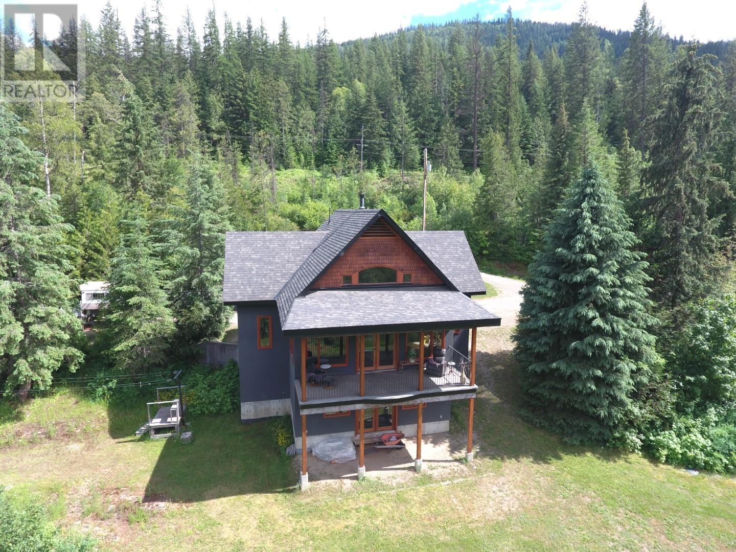 4087 HIGHWAY 3B, Ross Spur, British Columbia V0G1L1 For Sale | HouseSigma