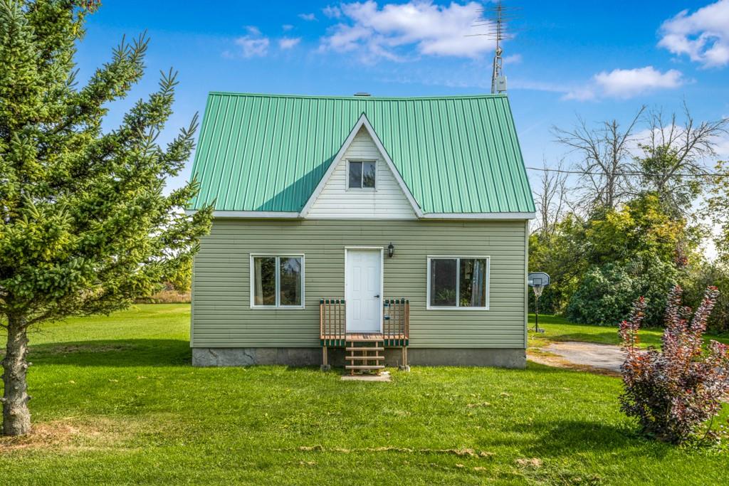 2089 CALEDONIA SPRINGS Road, Champlain Twp, Ontario K0B1A0 Sold History ...