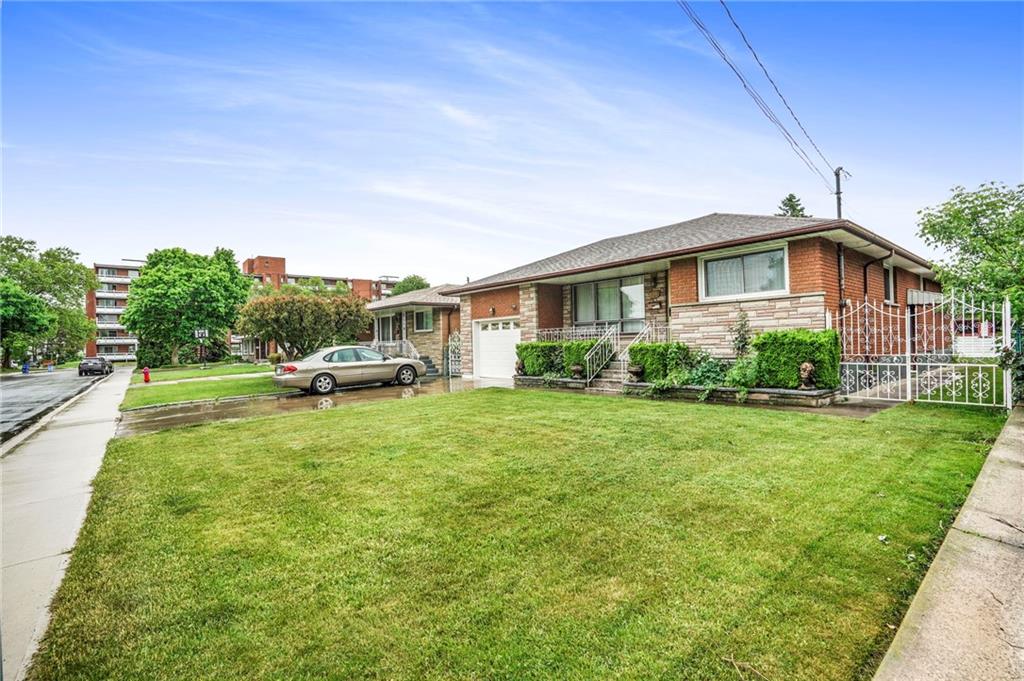 180 Oakland Drive, Hamilton, Ontario L8E1B6 For Sale | HouseSigma